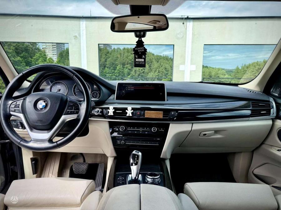 Grey BMW X5 2014 in Vilnius, with an engine capacity of 2.99 L and mileage of 287 thousand km for 14499 €, photo 13 on AUTOMOTO.COM.LV