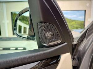 Grey BMW X5 2014 in Vilnius, with an engine capacity of 2.99 L and mileage of 287 thousand km for 14499 €, photo 15 on AUTOMOTO.COM.LV