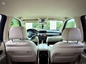 Grey BMW X5 2014 in Vilnius, with an engine capacity of 2.99 L and mileage of 287 thousand km for 14499 €, photo 17 on AUTOMOTO.COM.LV