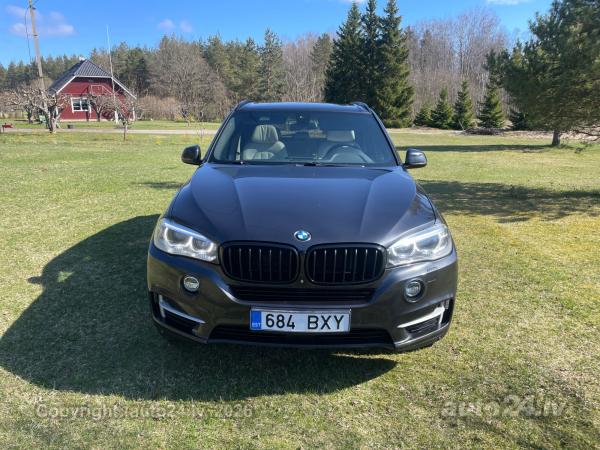Pelēks BMW X5 2014 Rakvere, ar dzinēja tilpumu 3.00 L un nobraukumu 306 tūkst. km par 18900 €, foto 1 vietnē AUTOMOTO.COM.LV