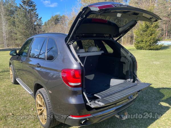 Pelēks BMW X5 2014 Rakvere, ar dzinēja tilpumu 3.00 L un nobraukumu 306 tūkst. km par 18900 €, foto 7 vietnē AUTOMOTO.COM.LV