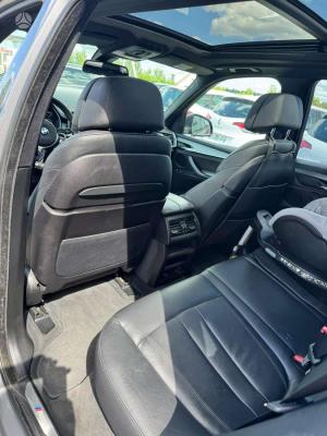 Pelēks BMW X5 2014 Tauragė, ar dzinēja tilpumu 2.99 L un nobraukumu 240 tūkst. km par 18800 €, foto 9 vietnē AUTOMOTO.COM.LV