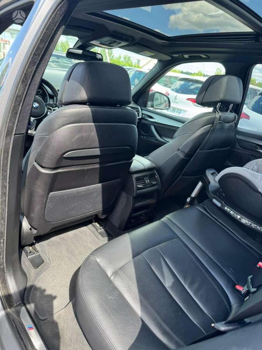 Pelēks BMW X5 2014 Tauragė, ar dzinēja tilpumu 2.99 L un nobraukumu 240 tūkst. km par 18800 €, foto 9 vietnē AUTOMOTO.COM.LV