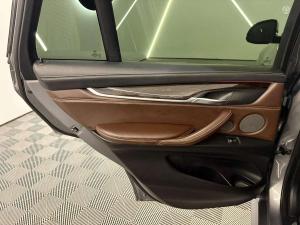 Pelēks BMW X5 2014 Marijampole, ar dzinēja tilpumu 2.99 L un nobraukumu 155 tūkst. km par 20999 €, foto 10 vietnē AUTOMOTO.COM.LV