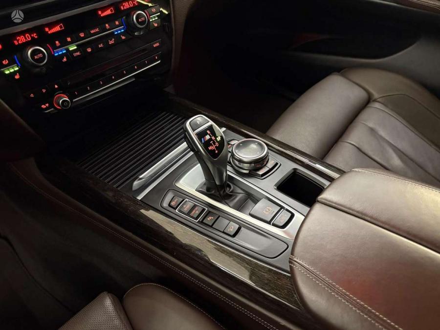 Pelēks BMW X5 2014 Marijampole, ar dzinēja tilpumu 2.99 L un nobraukumu 155 tūkst. km par 20999 €, foto 33 vietnē AUTOMOTO.COM.LV