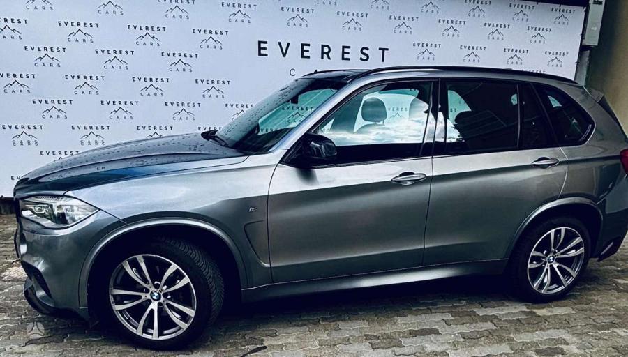 Grey BMW X5 2014 in Kaisiadorys, with an engine capacity of 2.99 L and mileage of 242 thousand km for 19550 €, photo 7 on AUTOMOTO.COM.LV
