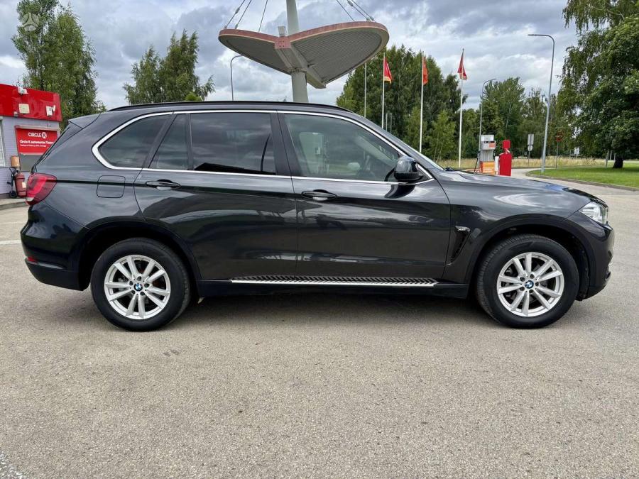 Pelēks BMW X5 2014 Tauragė, ar dzinēja tilpumu 2.99 L un nobraukumu 300 tūkst. km par 14900 €, foto 8 vietnē AUTOMOTO.COM.LV