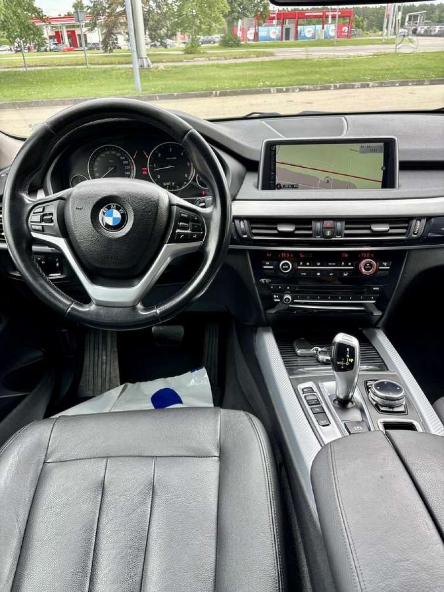 Pelēks BMW X5 2014 Tauragė, ar dzinēja tilpumu 2.99 L un nobraukumu 300 tūkst. km par 14900 €, foto 13 vietnē AUTOMOTO.COM.LV