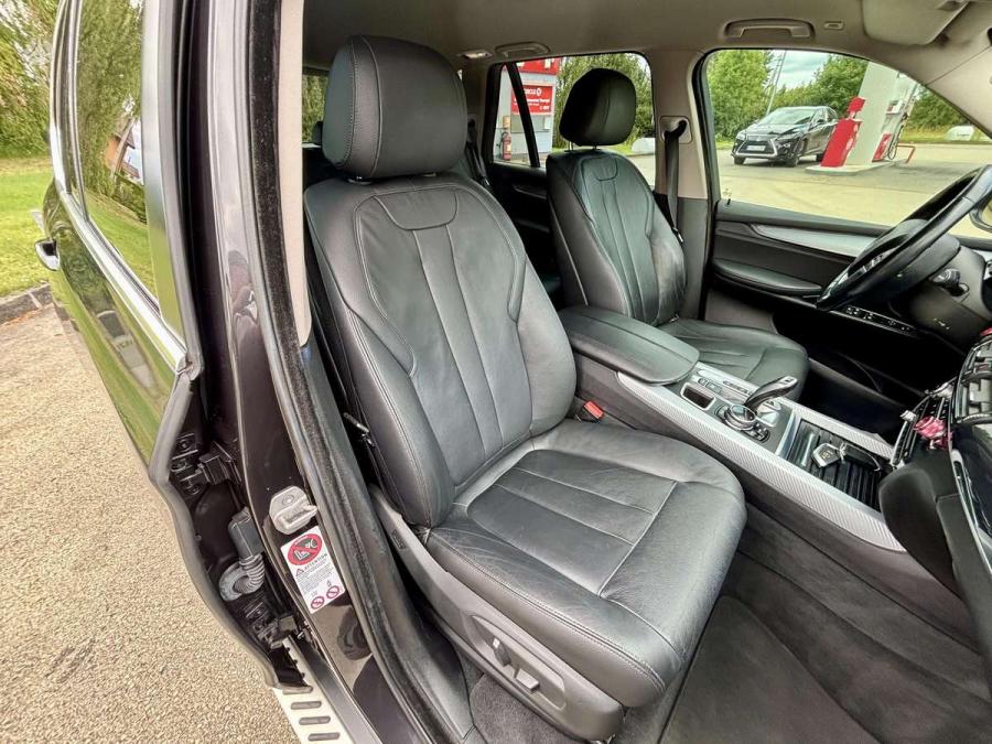 Pelēks BMW X5 2014 Tauragė, ar dzinēja tilpumu 2.99 L un nobraukumu 300 tūkst. km par 14900 €, foto 14 vietnē AUTOMOTO.COM.LV