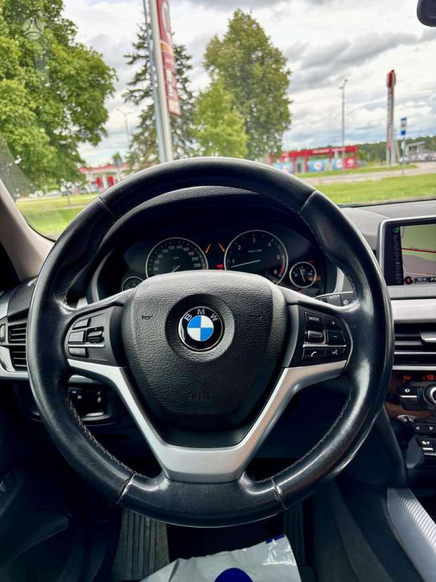 Pelēks BMW X5 2014 Tauragė, ar dzinēja tilpumu 2.99 L un nobraukumu 300 tūkst. km par 14900 €, foto 15 vietnē AUTOMOTO.COM.LV