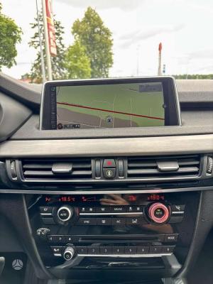 Pelēks BMW X5 2014 Tauragė, ar dzinēja tilpumu 2.99 L un nobraukumu 300 tūkst. km par 14900 €, foto 17 vietnē AUTOMOTO.COM.LV