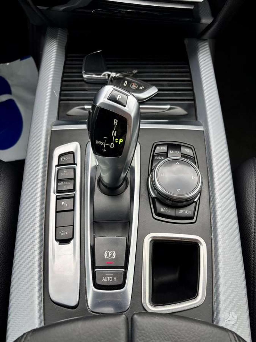 Pelēks BMW X5 2014 Tauragė, ar dzinēja tilpumu 2.99 L un nobraukumu 300 tūkst. km par 14900 €, foto 18 vietnē AUTOMOTO.COM.LV