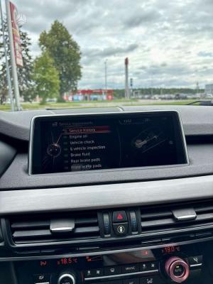 Pelēks BMW X5 2014 Tauragė, ar dzinēja tilpumu 2.99 L un nobraukumu 300 tūkst. km par 14900 €, foto 20 vietnē AUTOMOTO.COM.LV