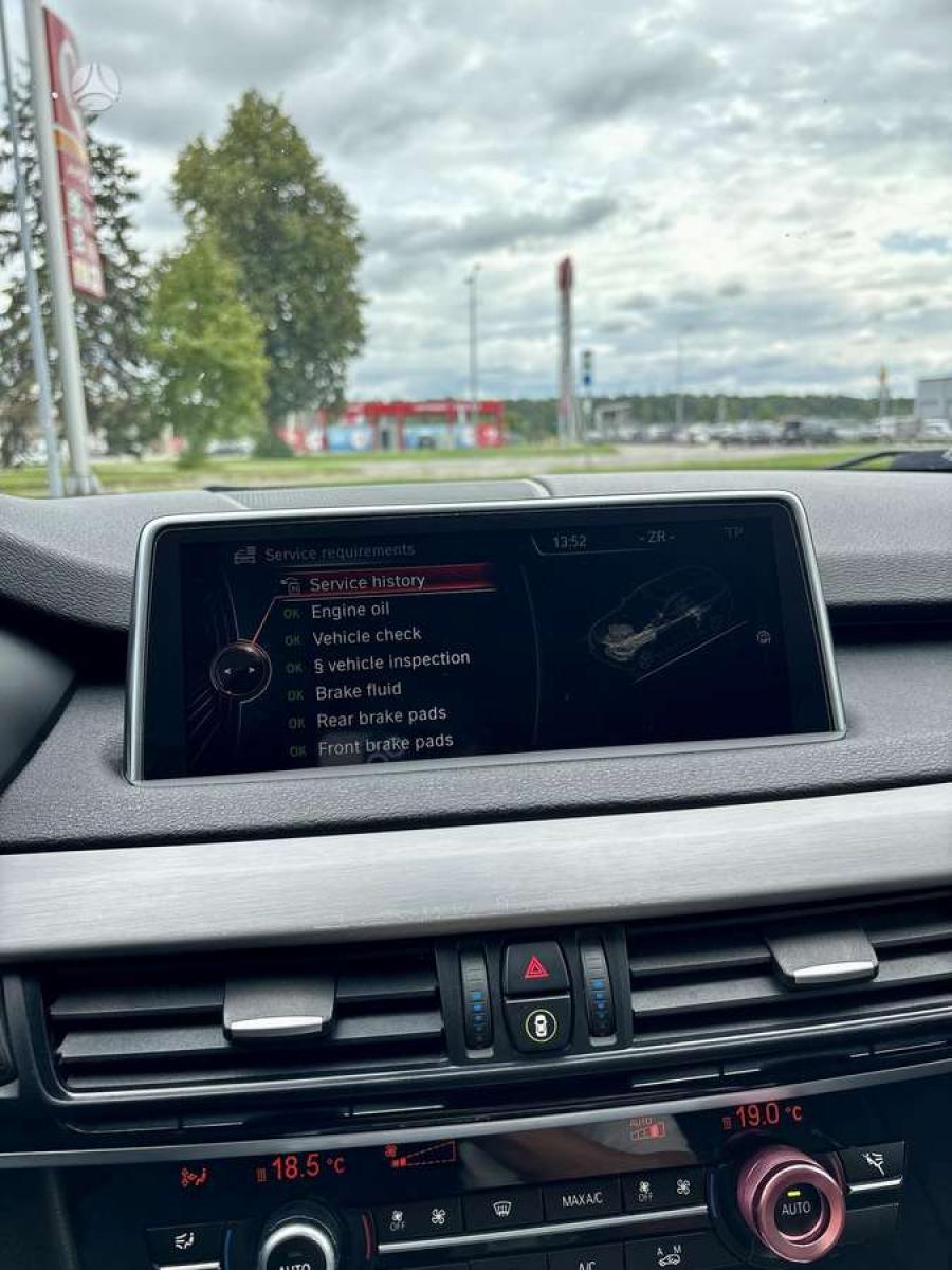 Pelēks BMW X5 2014 Tauragė, ar dzinēja tilpumu 2.99 L un nobraukumu 300 tūkst. km par 14900 €, foto 20 vietnē AUTOMOTO.COM.LV
