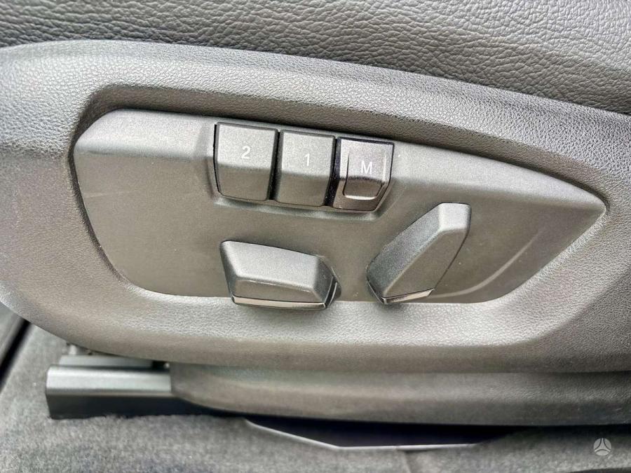 Pelēks BMW X5 2014 Tauragė, ar dzinēja tilpumu 2.99 L un nobraukumu 300 tūkst. km par 14900 €, foto 21 vietnē AUTOMOTO.COM.LV