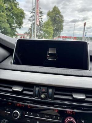 Pelēks BMW X5 2014 Tauragė, ar dzinēja tilpumu 2.99 L un nobraukumu 300 tūkst. km par 14900 €, foto 22 vietnē AUTOMOTO.COM.LV