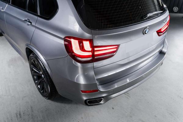 Grey BMW X5 2014 in Vilnius, with an engine capacity of 2.99 L and mileage of 180 thousand km for 24999 €, photo 9 on AUTOMOTO.COM.LV
