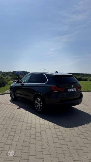 Grey BMW X5 2014 in Vilnius, with an engine capacity of 2.99 L and mileage of 281 thousand km for 18499 €, photo 11 on AUTOMOTO.COM.LV