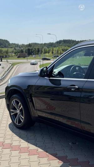 Grey BMW X5 2014 in Vilnius, with an engine capacity of 2.99 L and mileage of 281 thousand km for 18499 €, photo 13 on AUTOMOTO.COM.LV