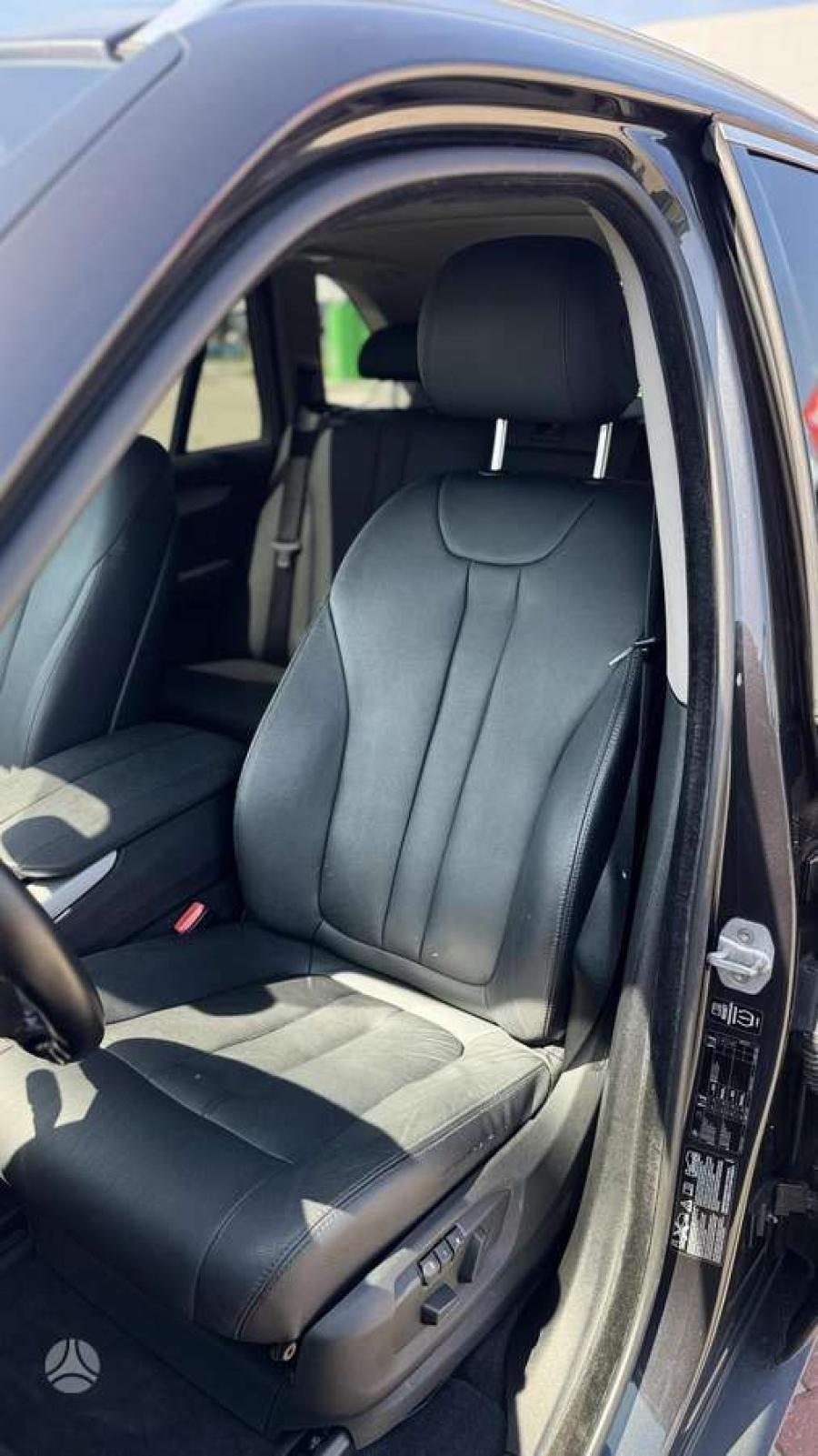 Grey BMW X5 2014 in Vilnius, with an engine capacity of 2.99 L and mileage of 281 thousand km for 18499 €, photo 20 on AUTOMOTO.COM.LV