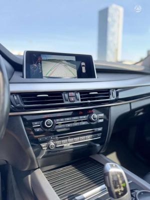 Grey BMW X5 2014 in Vilnius, with an engine capacity of 2.99 L and mileage of 281 thousand km for 18499 €, photo 24 on AUTOMOTO.COM.LV