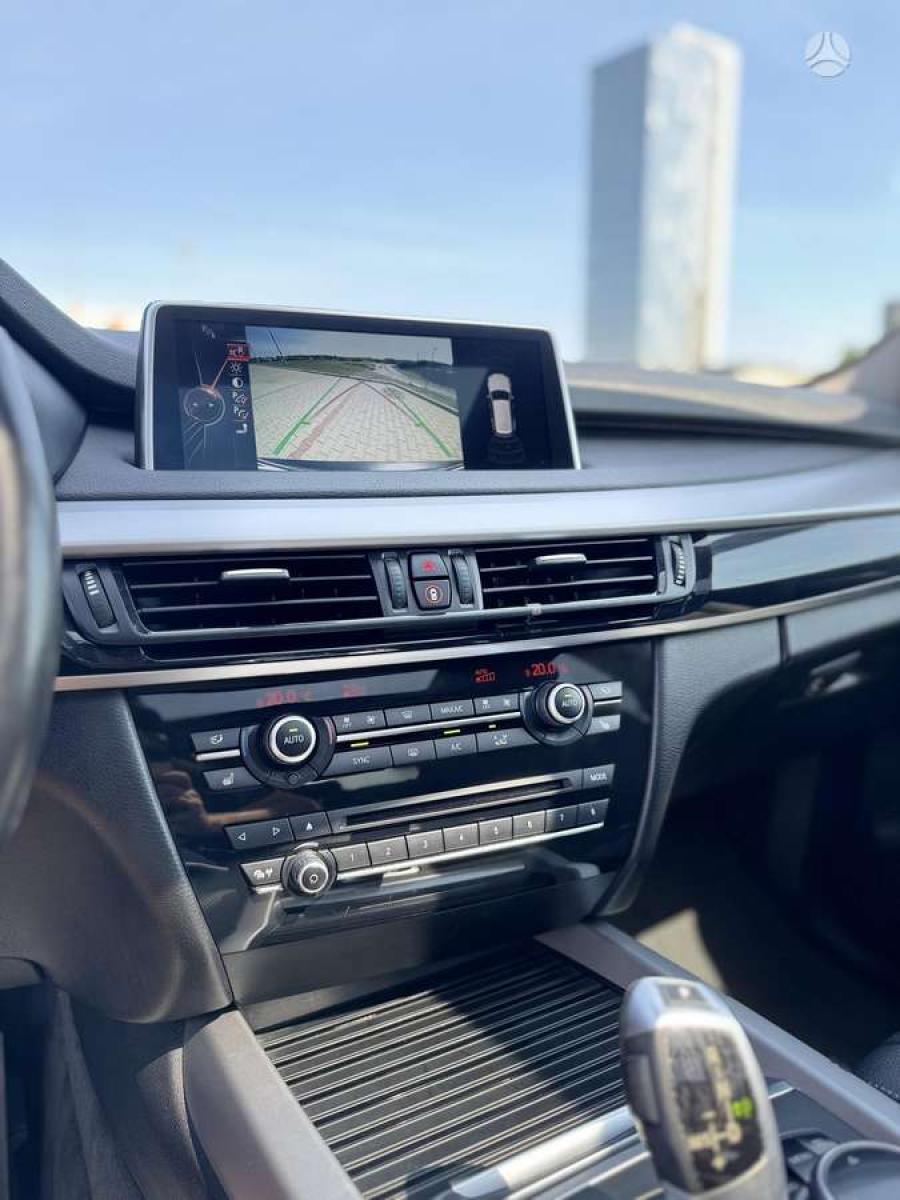 Grey BMW X5 2014 in Vilnius, with an engine capacity of 2.99 L and mileage of 281 thousand km for 18499 €, photo 24 on AUTOMOTO.COM.LV