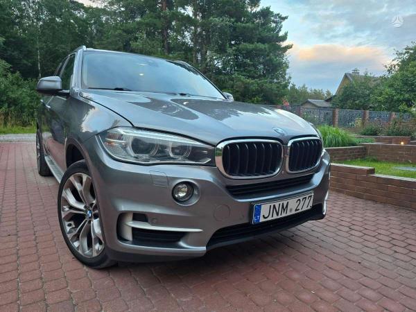 Grey BMW X5 2014 in Utena, with an engine capacity of 2.99 L and mileage of 308 thousand km for 13700 €, photo 2 on AUTOMOTO.COM.LV
