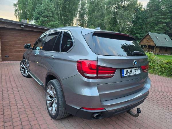Grey BMW X5 2014 in Utena, with an engine capacity of 2.99 L and mileage of 308 thousand km for 13700 €, photo 3 on AUTOMOTO.COM.LV