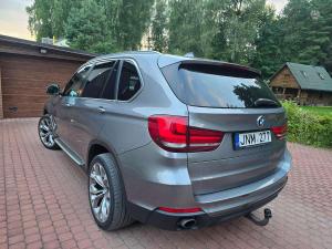 Grey BMW X5 2014 in Utena, with an engine capacity of 2.99 L and mileage of 308 thousand km for 13700 €, photo 4 on AUTOMOTO.COM.LV