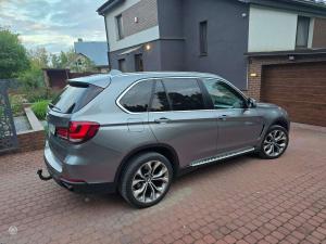 Grey BMW X5 2014 in Utena, with an engine capacity of 2.99 L and mileage of 308 thousand km for 13700 €, photo 19 on AUTOMOTO.COM.LV