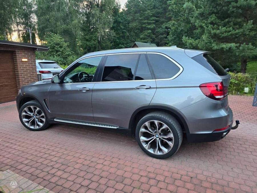 Grey BMW X5 2014 in Utena, with an engine capacity of 2.99 L and mileage of 308 thousand km for 13700 €, photo 20 on AUTOMOTO.COM.LV