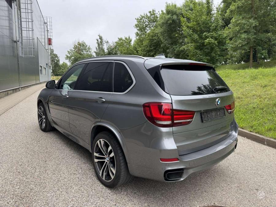 Grey BMW X5 2014 in Alytus, with an engine capacity of 3.00 L and mileage of 338 thousand km for 13950 €, photo 4 on AUTOMOTO.COM.LV