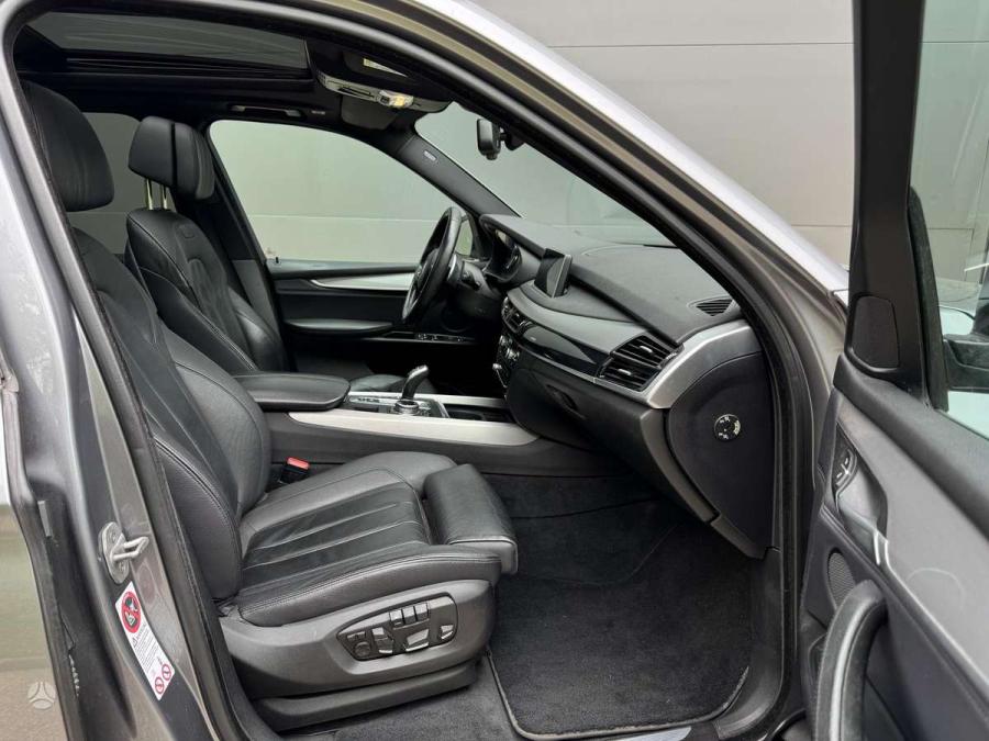 Grey BMW X5 2014 in Alytus, with an engine capacity of 3.00 L and mileage of 338 thousand km for 13950 €, photo 10 on AUTOMOTO.COM.LV