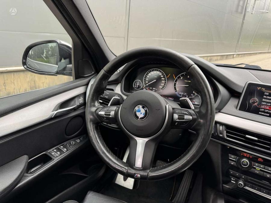 Grey BMW X5 2014 in Alytus, with an engine capacity of 3.00 L and mileage of 338 thousand km for 13950 €, photo 13 on AUTOMOTO.COM.LV