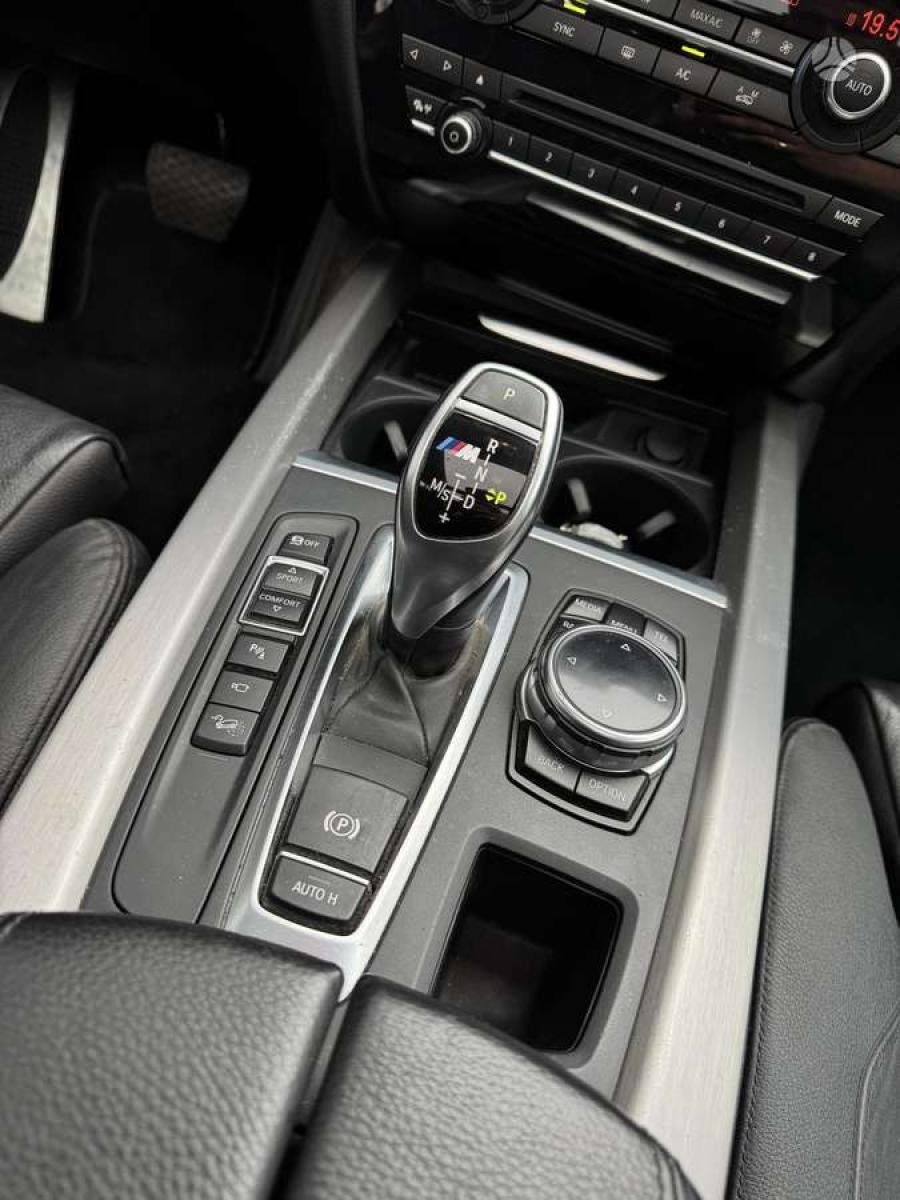 Grey BMW X5 2014 in Alytus, with an engine capacity of 3.00 L and mileage of 338 thousand km for 13950 €, photo 19 on AUTOMOTO.COM.LV