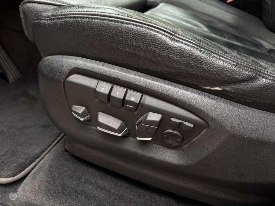 Grey BMW X5 2014 in Alytus, with an engine capacity of 3.00 L and mileage of 338 thousand km for 13950 €, photo 20 on AUTOMOTO.COM.LV