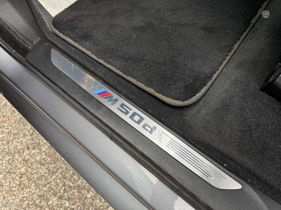 Grey BMW X5 2014 in Alytus, with an engine capacity of 3.00 L and mileage of 338 thousand km for 13950 €, photo 26 on AUTOMOTO.COM.LV