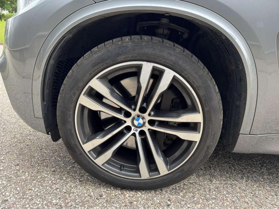 Grey BMW X5 2014 in Alytus, with an engine capacity of 3.00 L and mileage of 338 thousand km for 13950 €, photo 30 on AUTOMOTO.COM.LV