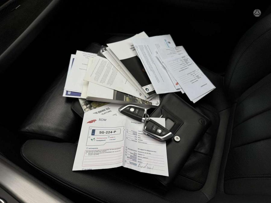Grey BMW X5 2014 in Alytus, with an engine capacity of 3.00 L and mileage of 338 thousand km for 13950 €, photo 41 on AUTOMOTO.COM.LV