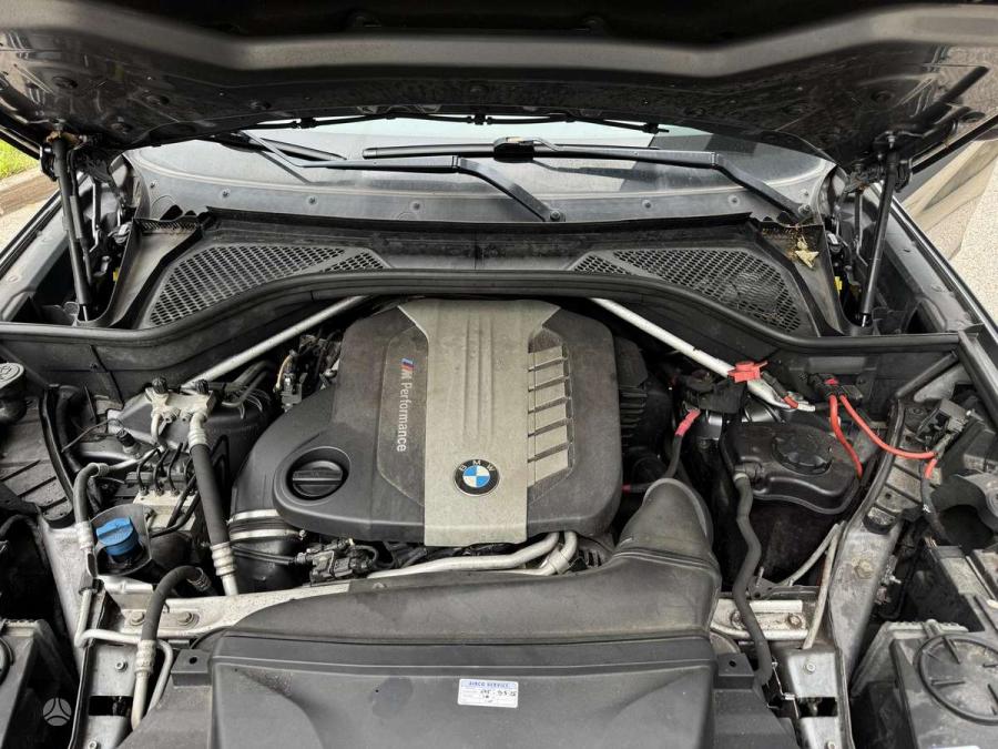 Grey BMW X5 2014 in Alytus, with an engine capacity of 3.00 L and mileage of 338 thousand km for 13950 €, photo 43 on AUTOMOTO.COM.LV
