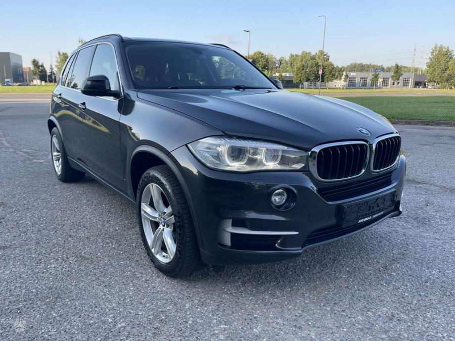 Pelēks BMW X5 2014 Kauņa, ar dzinēja tilpumu 2.99 L un nobraukumu 289 tūkst. km par 14250 €, foto 1 vietnē AUTOMOTO.COM.LV