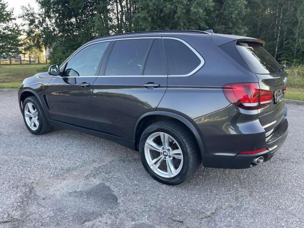 Grey BMW X5 2014 in Kaunas, with an engine capacity of 2.99 L and mileage of 289 thousand km for 14250 €, photo 9 on AUTOMOTO.COM.LV