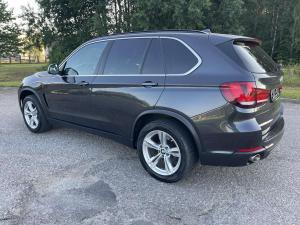 Pelēks BMW X5 2014 Kauņa, ar dzinēja tilpumu 2.99 L un nobraukumu 289 tūkst. km par 14250 €, foto 10 vietnē AUTOMOTO.COM.LV