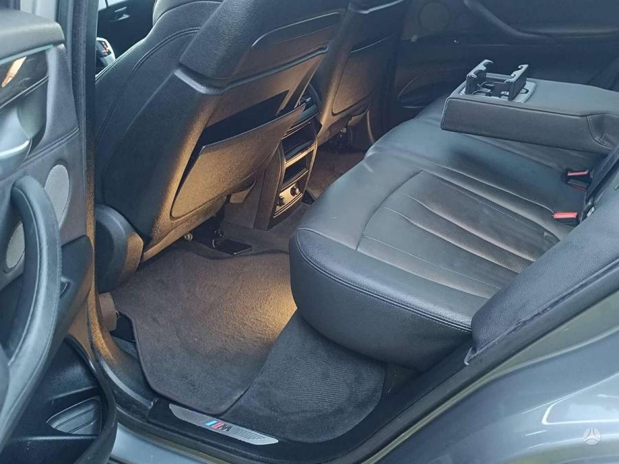 Pelēks BMW X5 2014 Viļņa, ar dzinēja tilpumu 2.98 L un nobraukumu 186 tūkst. km par 14700 €, foto 10 vietnē AUTOMOTO.COM.LV