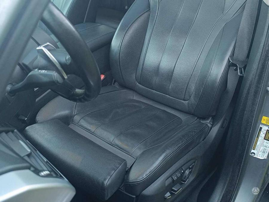 Pelēks BMW X5 2014 Viļņa, ar dzinēja tilpumu 2.98 L un nobraukumu 186 tūkst. km par 14700 €, foto 13 vietnē AUTOMOTO.COM.LV