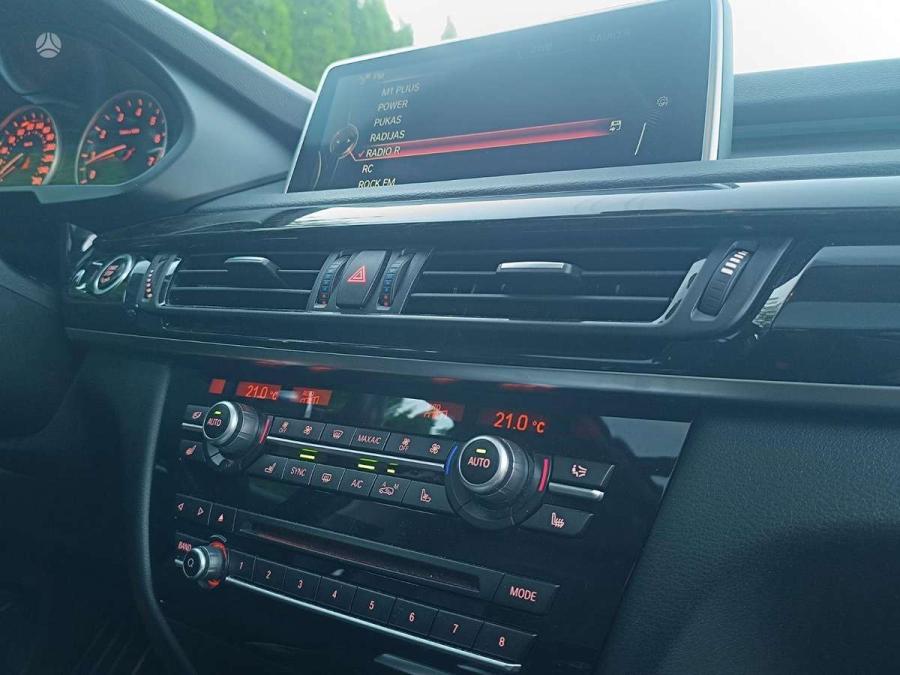 Pelēks BMW X5 2014 Viļņa, ar dzinēja tilpumu 2.98 L un nobraukumu 186 tūkst. km par 14700 €, foto 24 vietnē AUTOMOTO.COM.LV