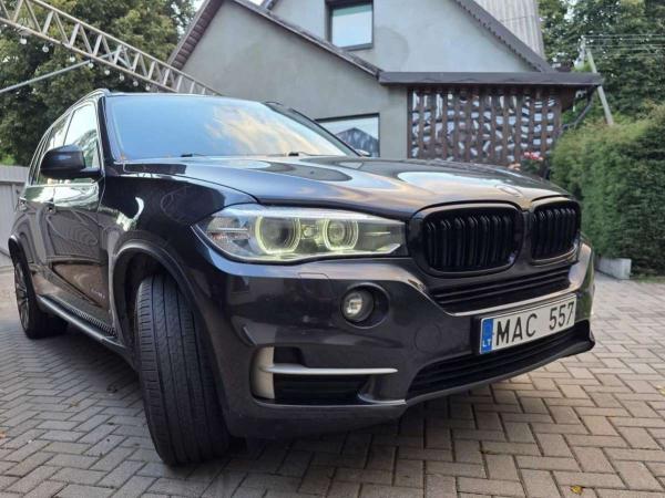 Grey BMW X5 2014 in Kaisiadorys, with an engine capacity of 2.00 L and mileage of 354 thousand km for 12950 €, photo 2 on AUTOMOTO.COM.LV