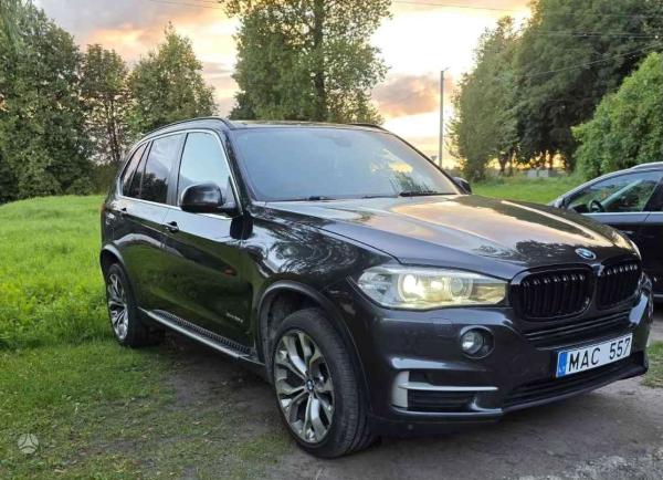 Grey BMW X5 2014 in Kaisiadorys, with an engine capacity of 2.00 L and mileage of 354 thousand km for 12950 €, photo 5 on AUTOMOTO.COM.LV