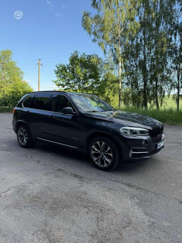 Grey BMW X5 2014 in Kaisiadorys, with an engine capacity of 2.00 L and mileage of 354 thousand km for 12950 €, photo 9 on AUTOMOTO.COM.LV