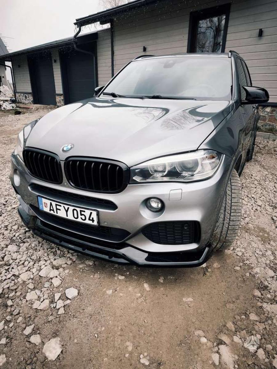Grey BMW X5 2014 in Gargzdai, with an engine capacity of 2.99 L and mileage of 330 thousand km for 17800 €, photo 7 on AUTOMOTO.COM.LV